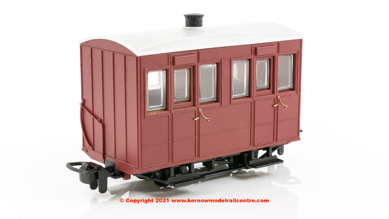 GR500UR Peco GVT 4-wheel enclosed side coach in plain red